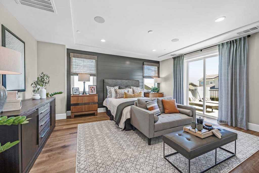 Meet the Models at Ellis - ellis